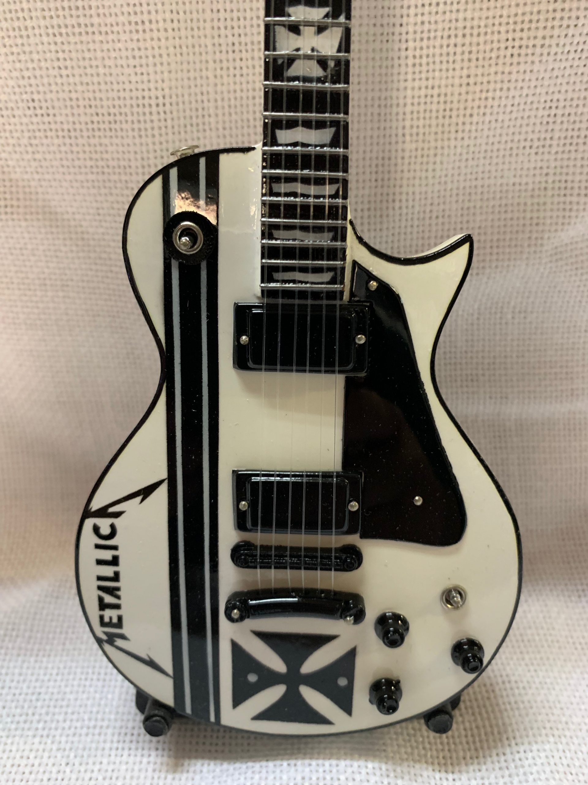 METALLICA (GIBSON CROSS) de JAMES HETFIELD – Tanit