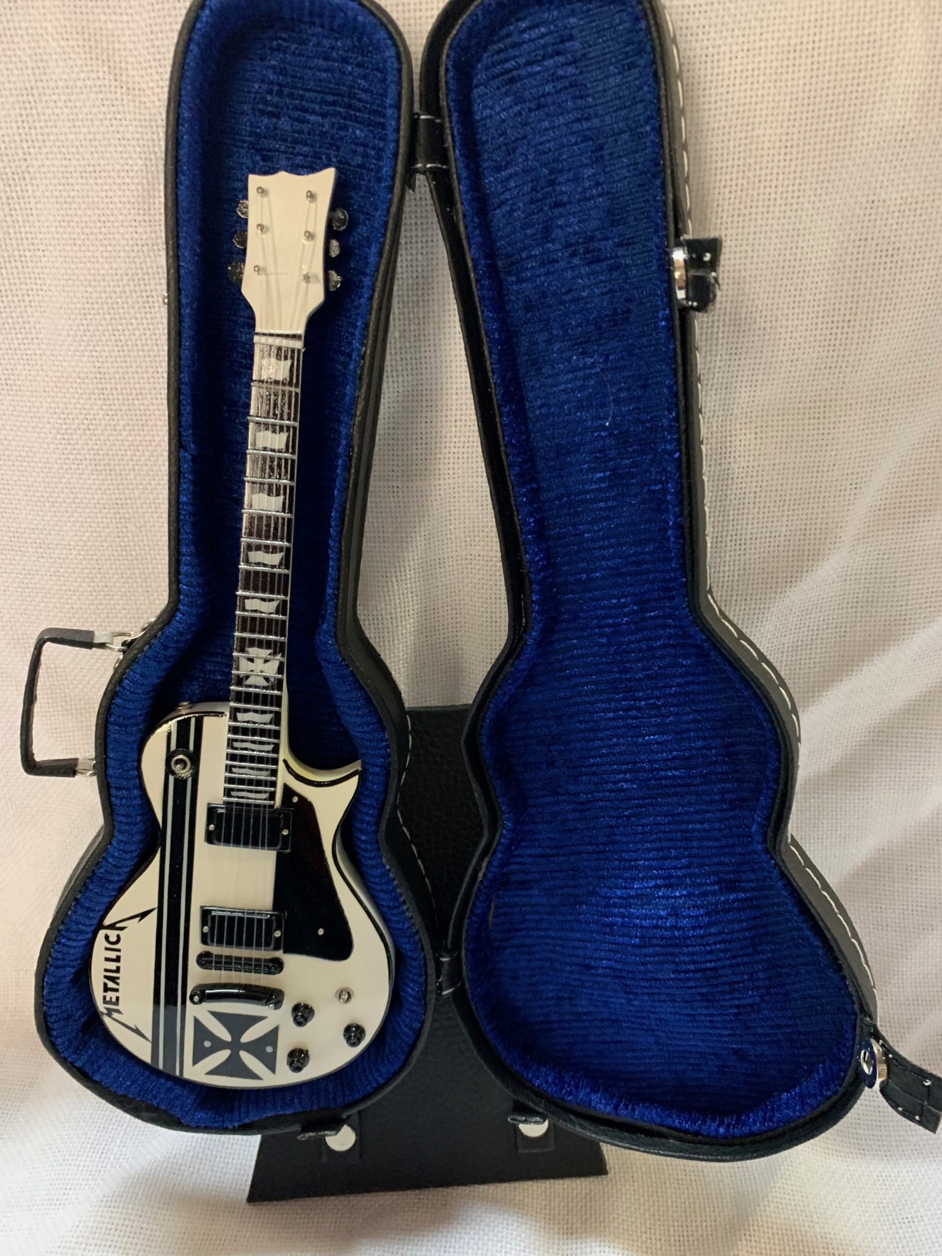 METALLICA (GIBSON CROSS) de JAMES HETFIELD – Tanit