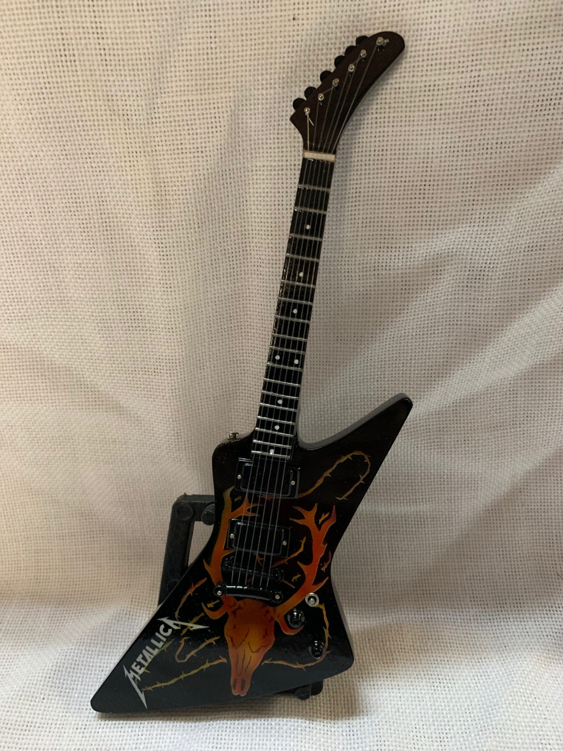 METALLICA (ESP-EXPLORER-Alce) DE JAMES HETFIELD – Tanit